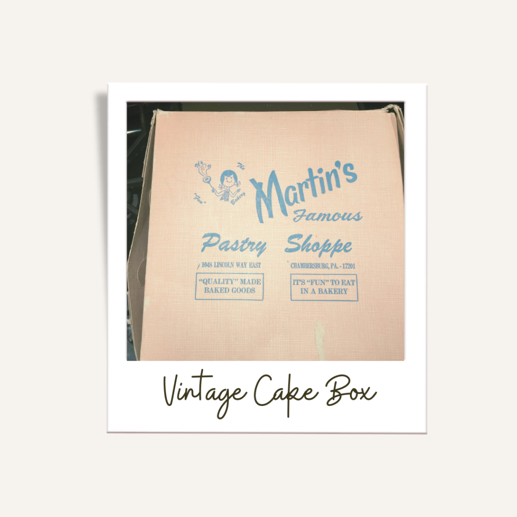Vintage Cake Box - Martin's Famous Potato Rolls and Bread