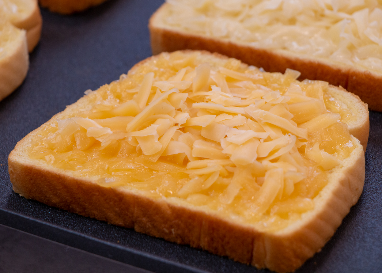 Will-it-Melt_Gouda - Martin's Famous Potato Rolls and Bread