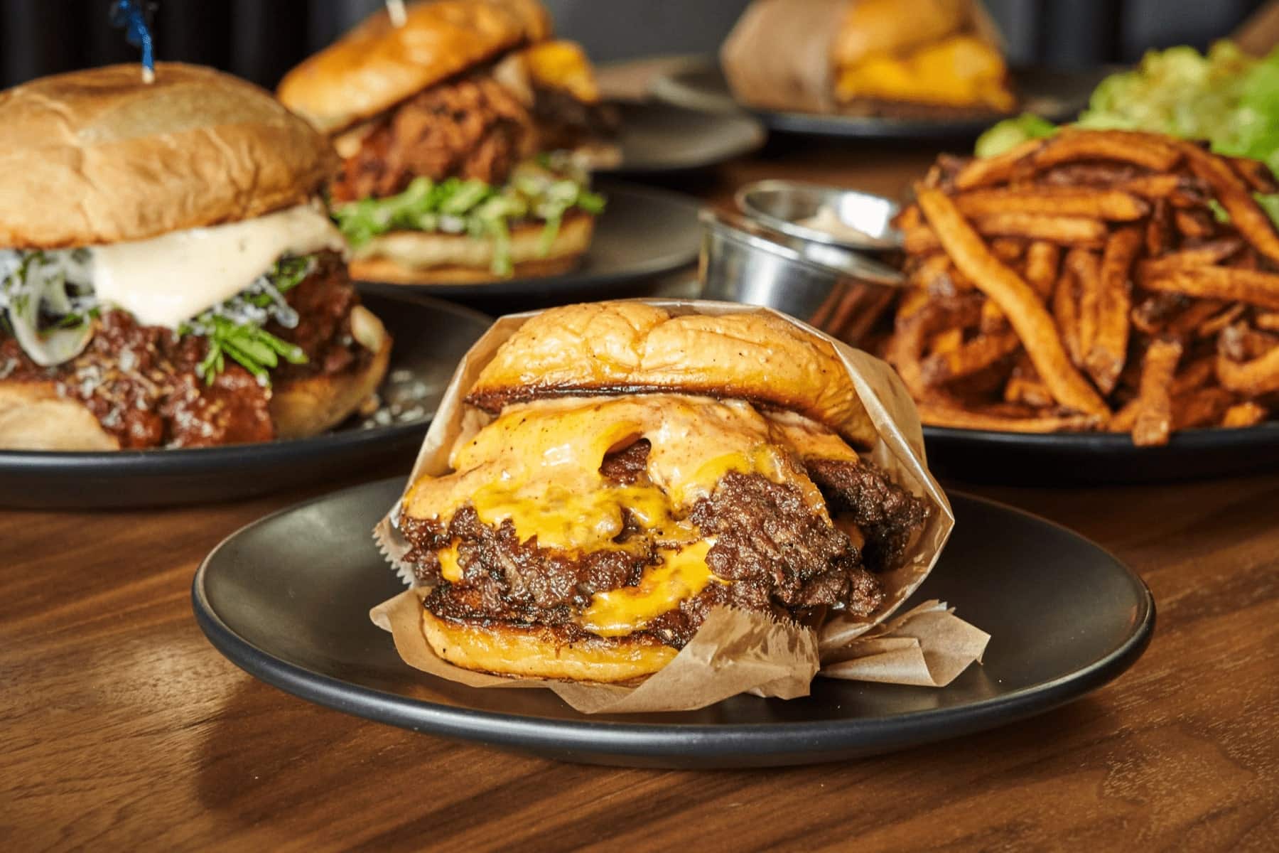 Meat Your Match With This Guide to the Best Burgers in Los Angeles ...